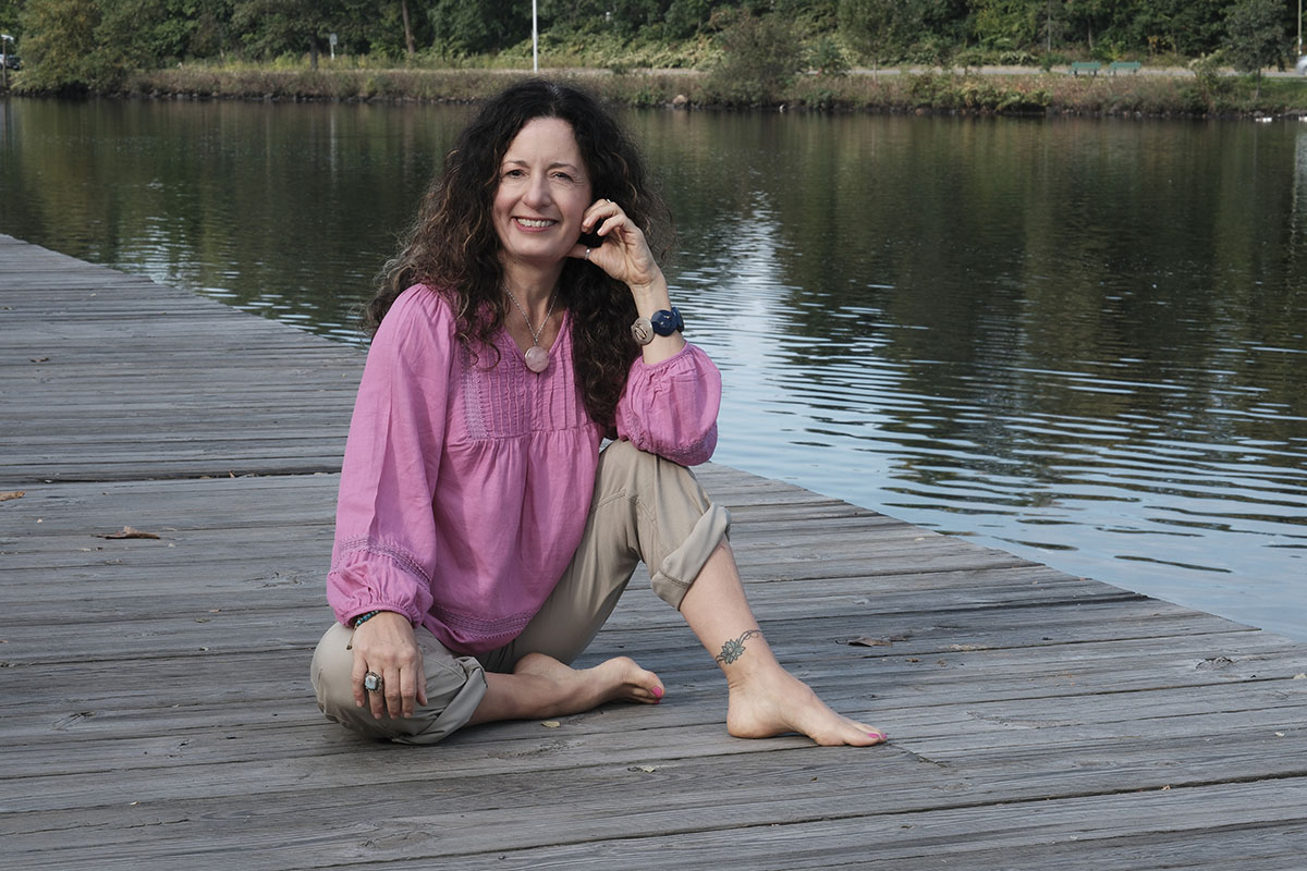 Contact - Stephanie Troy